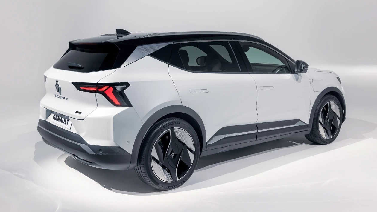 StriveME - رينو سينيك E-Tech 2024: كَبُرت الصغيرة وأصبحت كهربائية بالكامل بنطاق مذهل